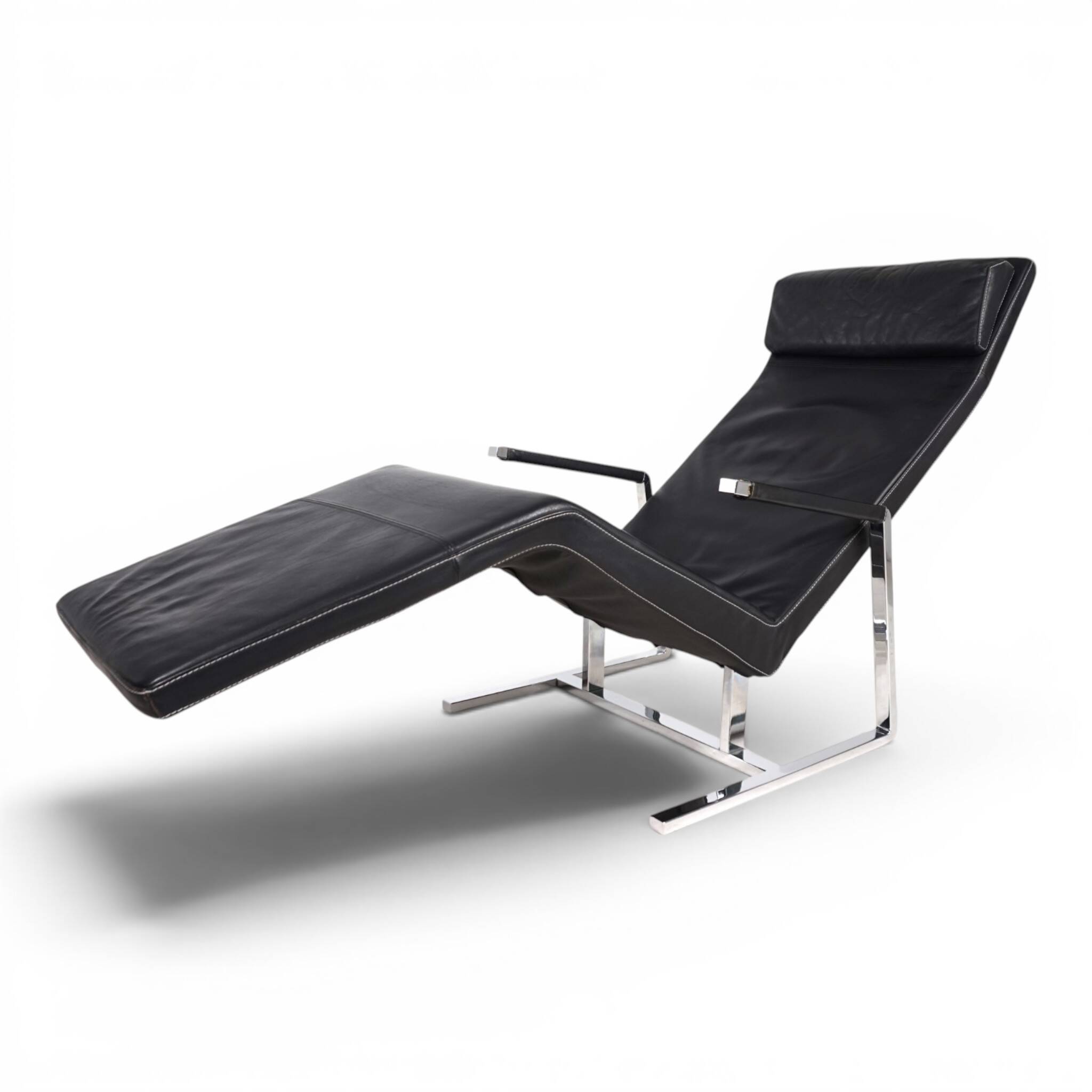 Équipe par Wellis MaRe Fauteuil en cuir Lounge par Christophe Marchand ...