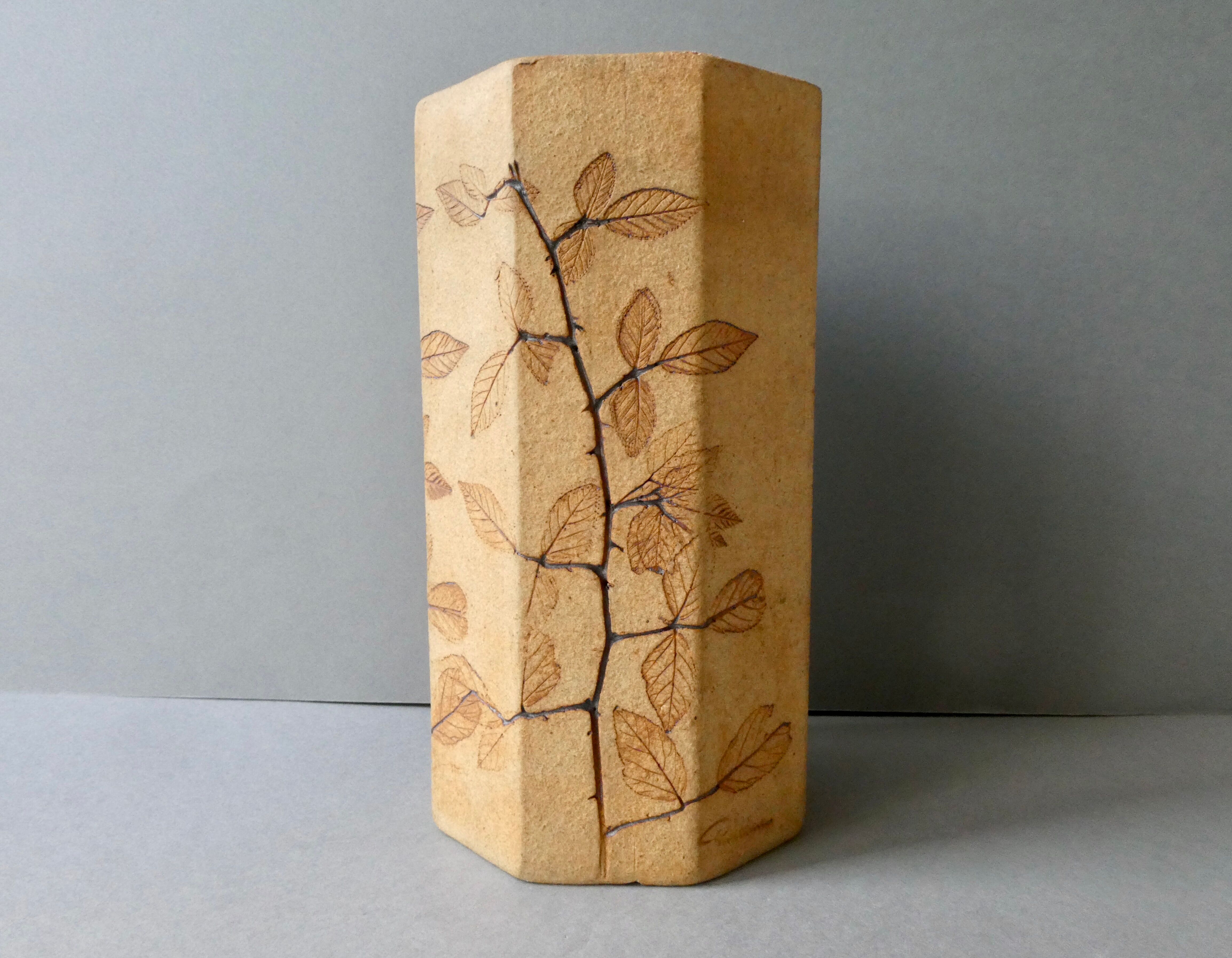 Vase octogonal en céramique, décor herbier, Raymonde Leduc Vallauris ...