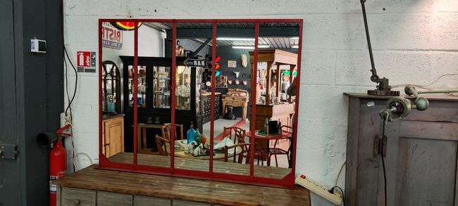 Miroir industriel verrière en métal d'usine patine rouge | Selency