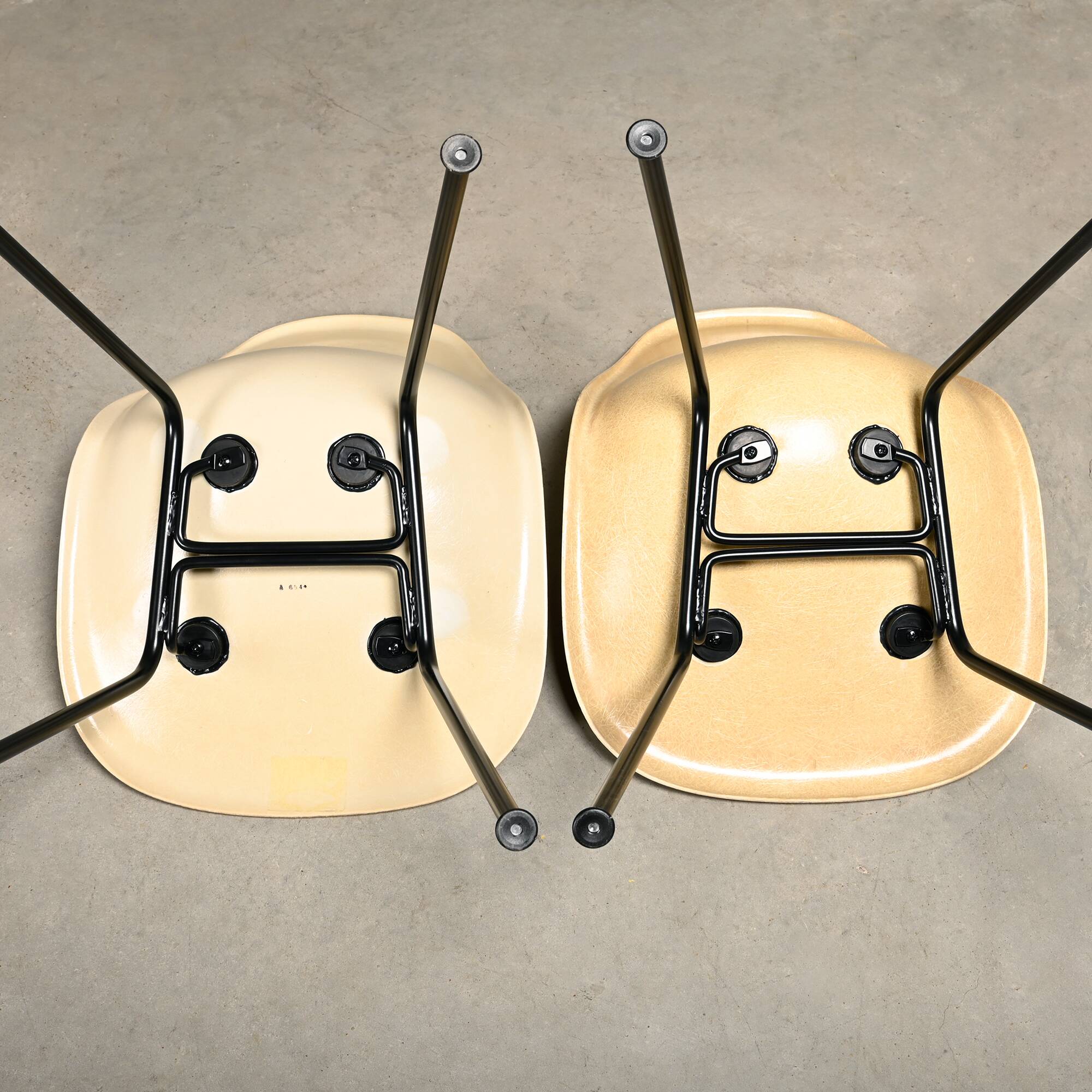 Ensemble de chaises DSX multicolores de Charles et Ray Eames pour ...