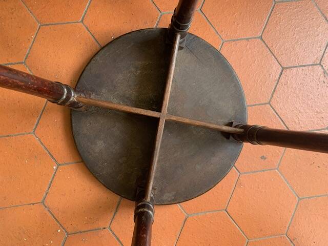 Round coffee table in engraved, turned wood, late 19th century | Selency