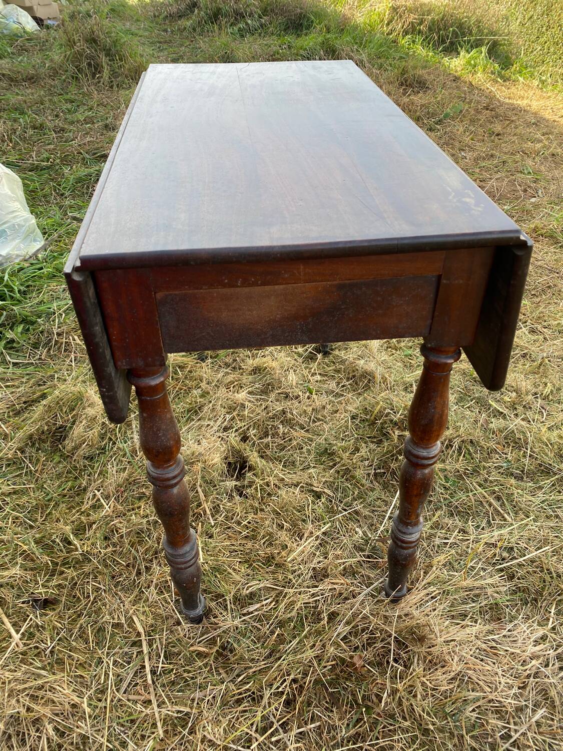 Table d’appoint ancienne en bois rabattable | Selency