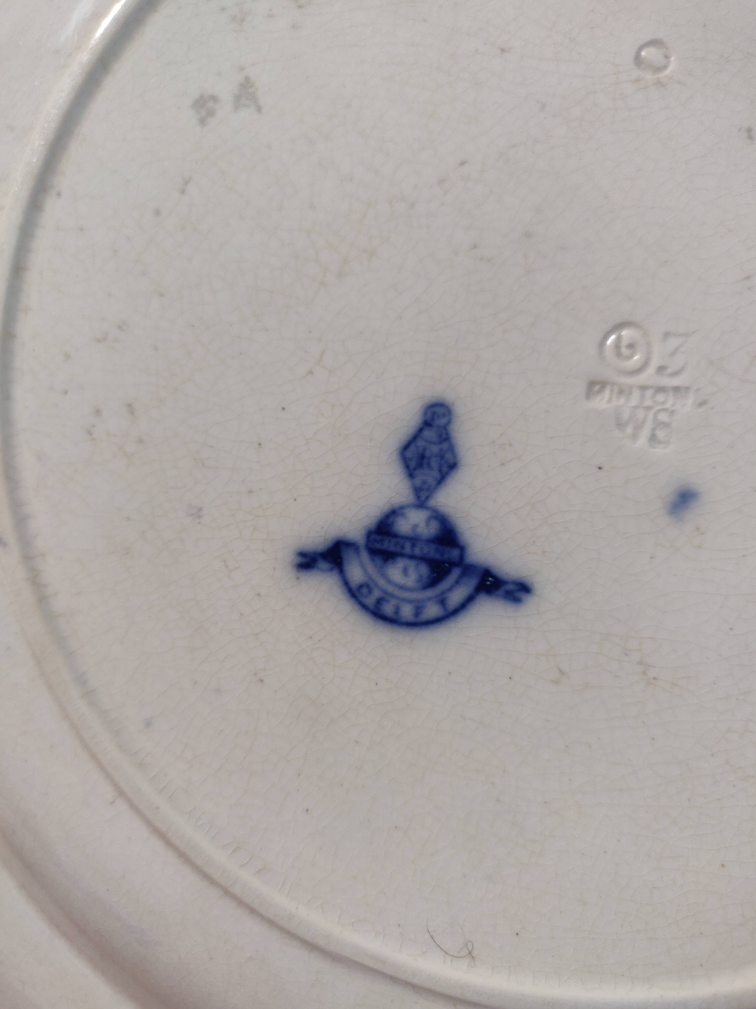 Douze assiettes en faience anglaise de Minton "Delft" années 1900 | Selency
