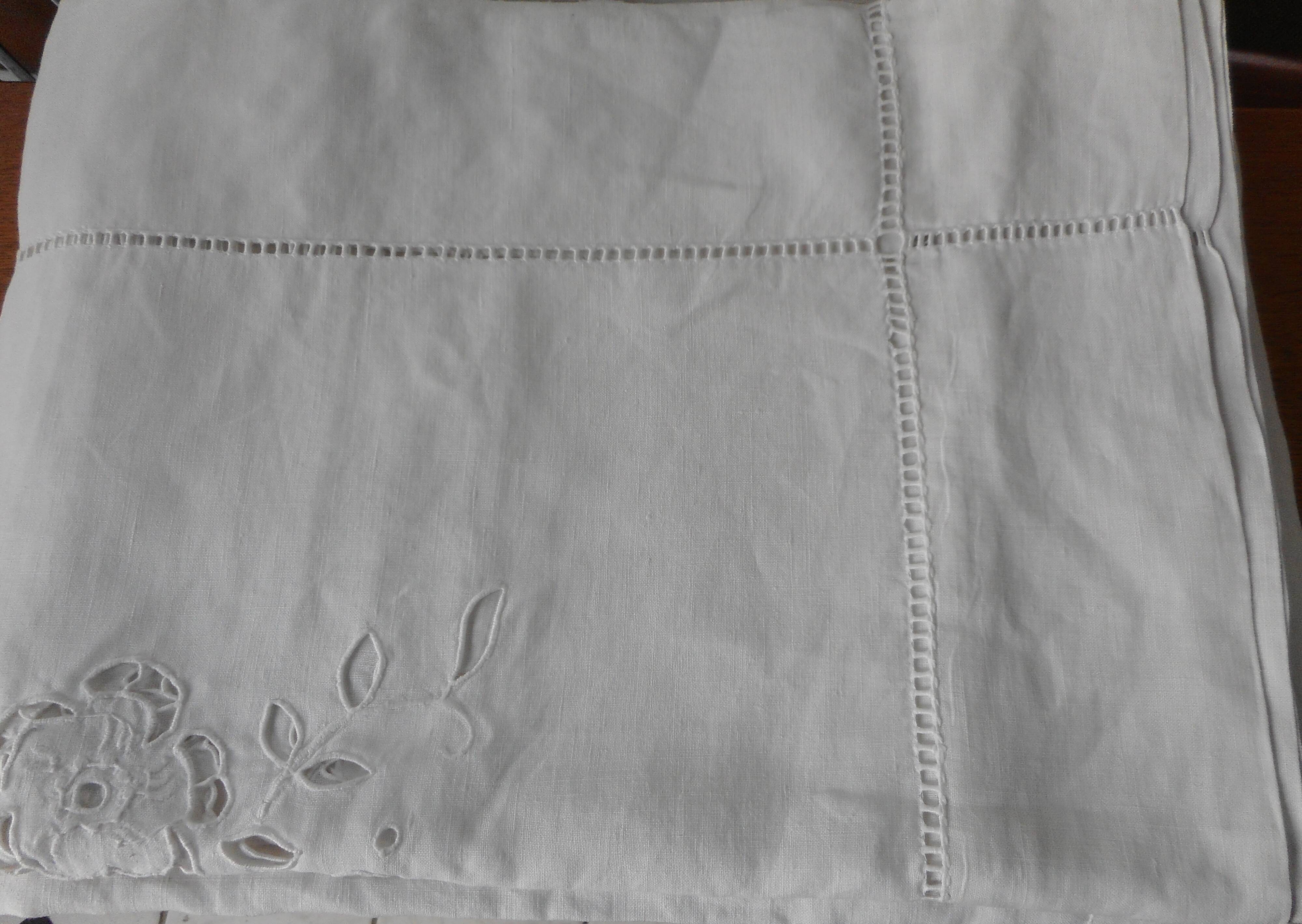 Drap ancien brodé en lin | Selency