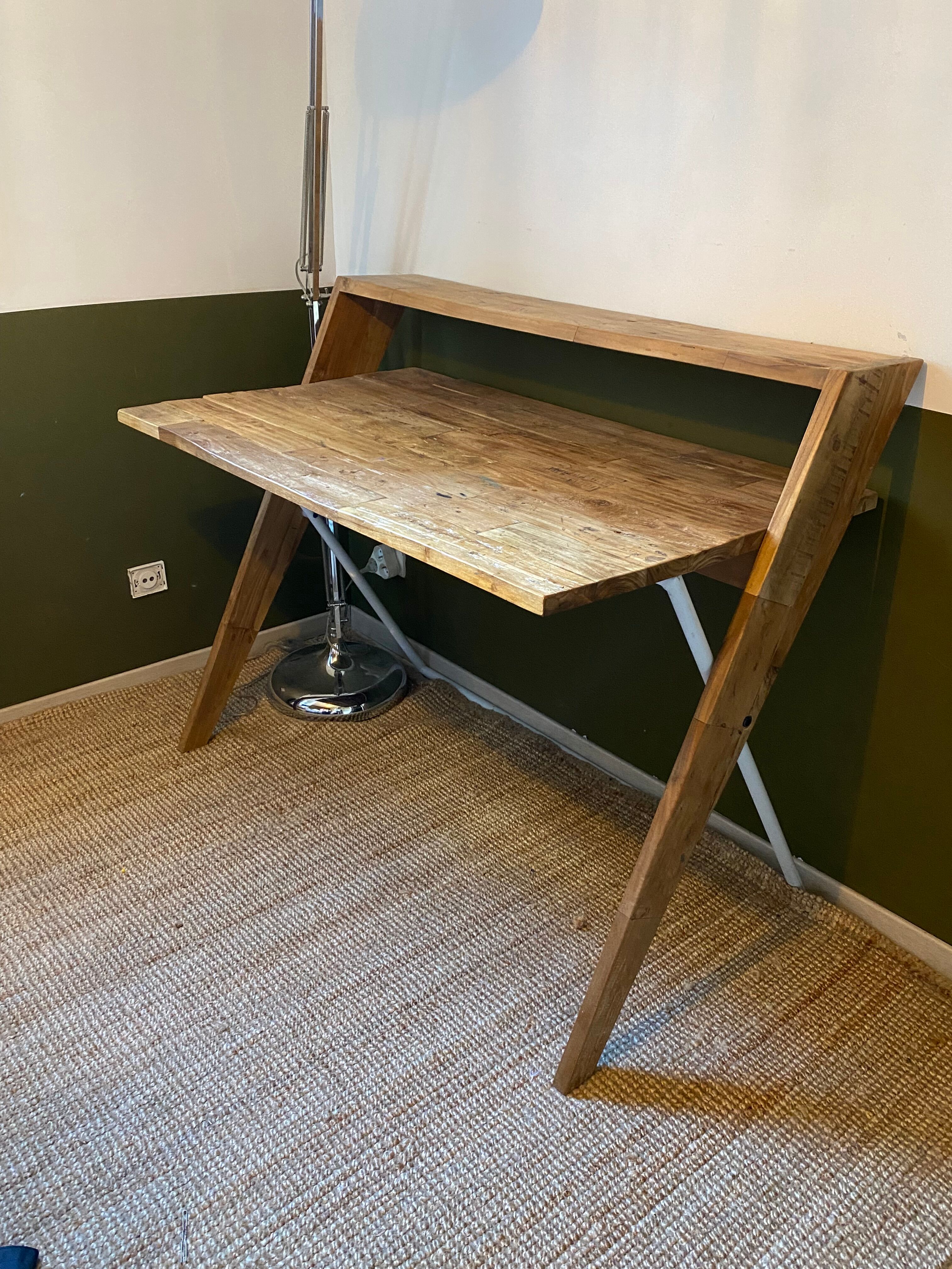 Bureau design bois recyclé et métal blanc | Selency