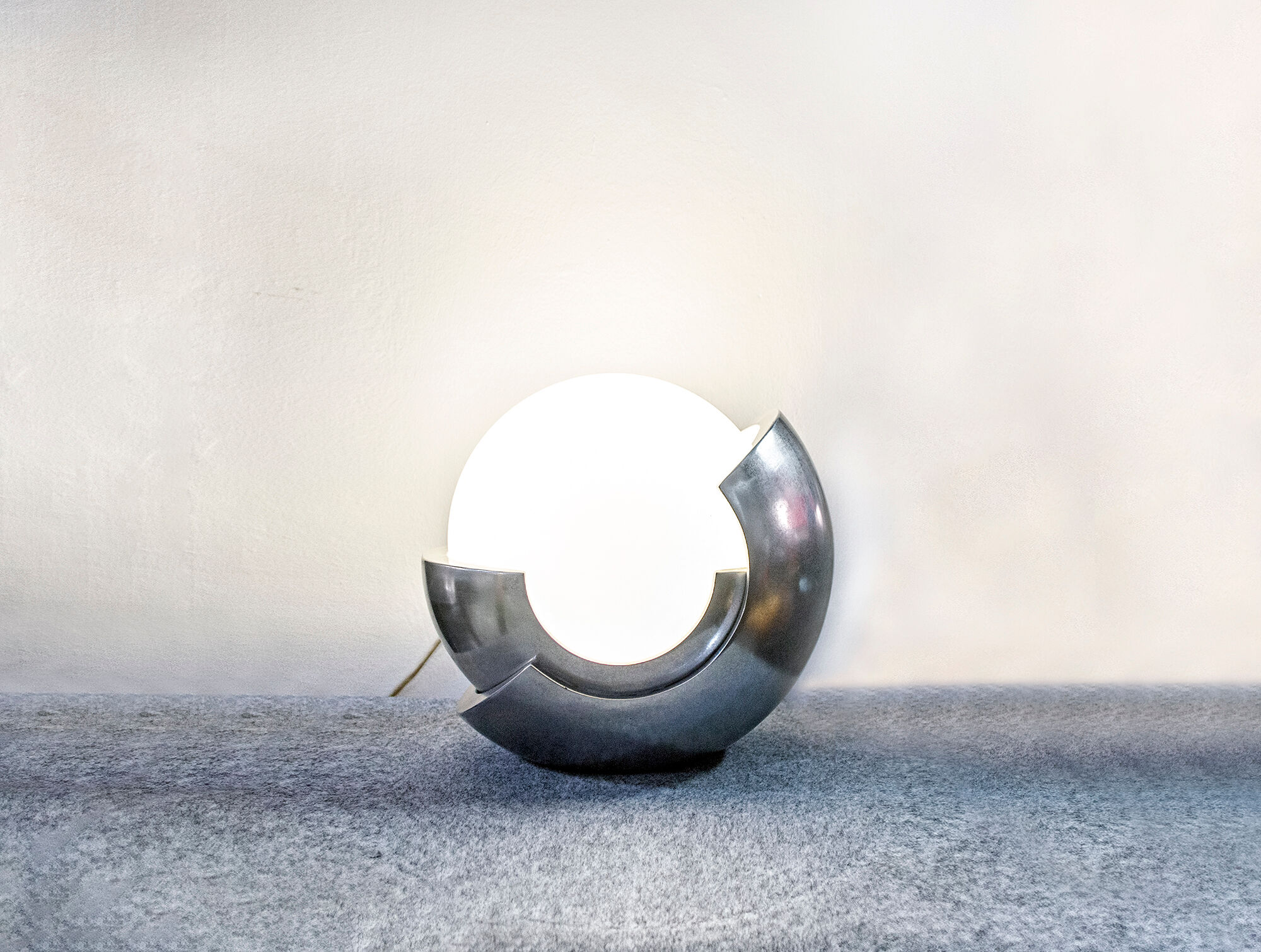 Lampe de table Roto par Giacomo Benevelli pour Gaetano Missaglia Italia ...