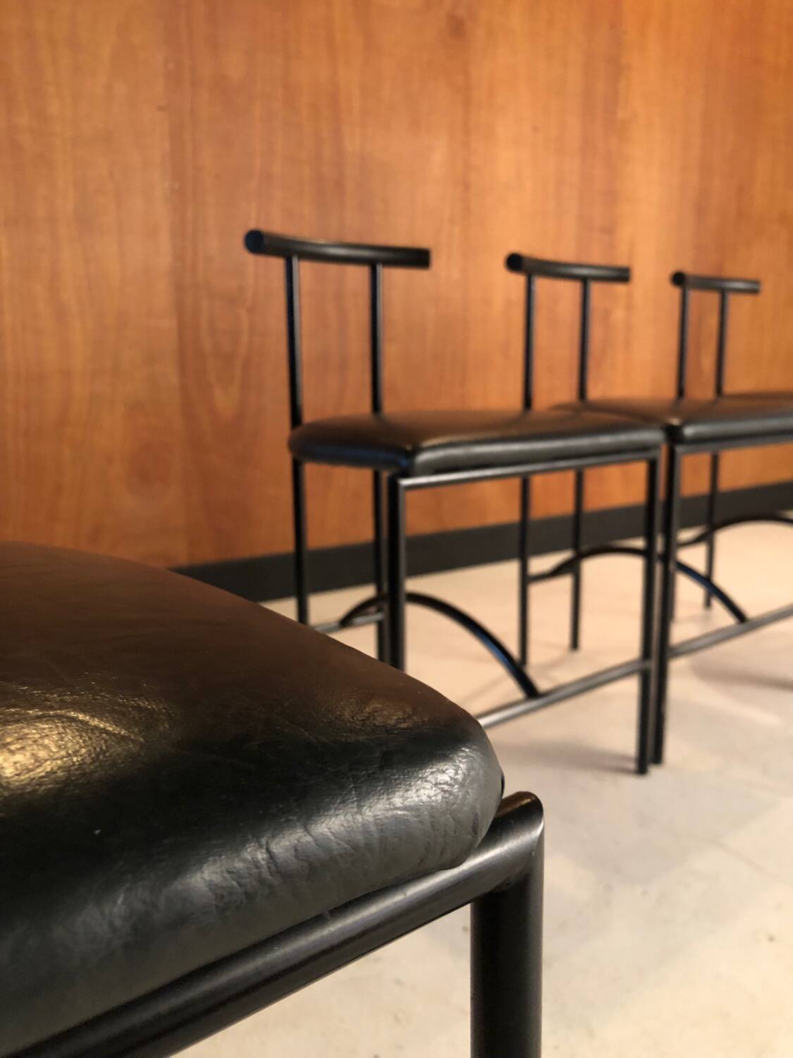 4 chaises Tokyo , design Rodney Kinsman 1985 | Selency